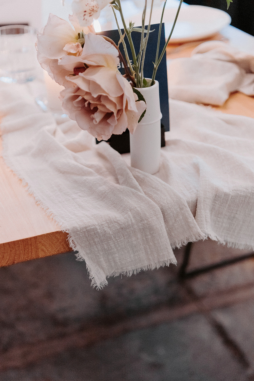 sand frayed table runner – Table Threads